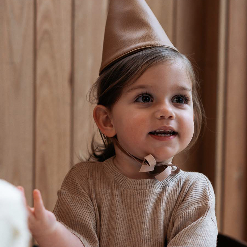 Baisik Party Hat Tan – Classical Child